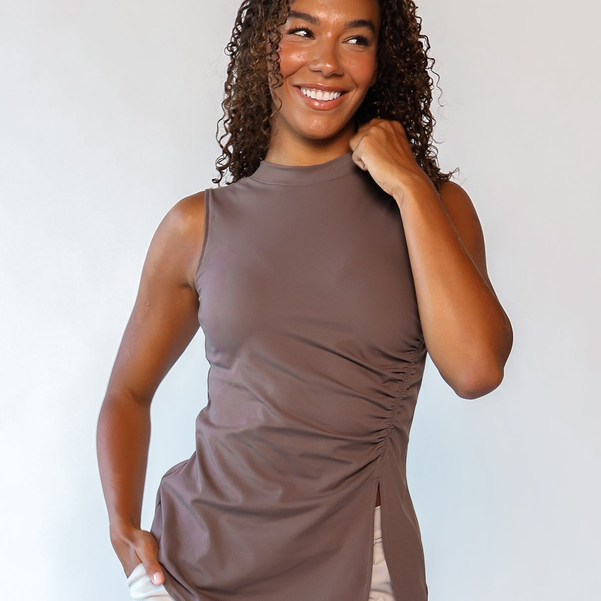 Essential Wander Tank in Oxford Toffee | Wear & Roam